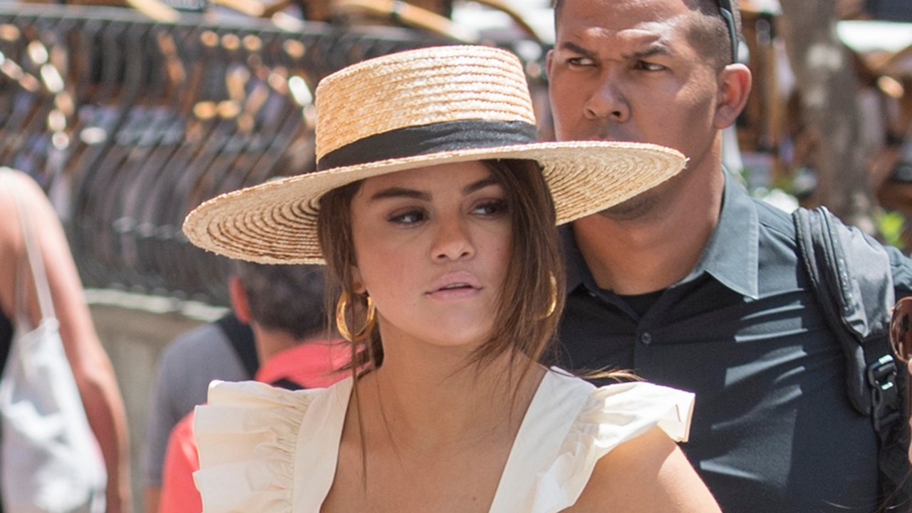 El Vídeo De Selena Gomez En Bañador Con El Que Reivindica Las Barrigas