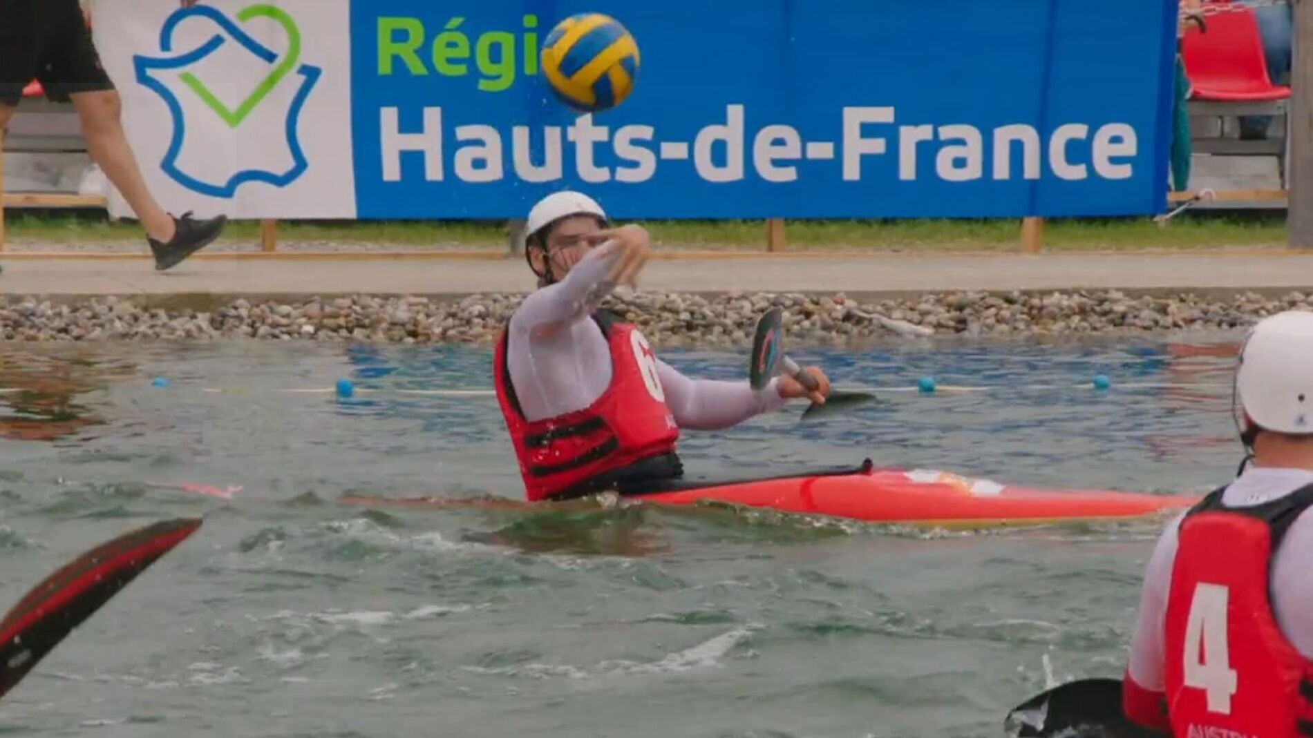 Así es el Kayak-polo, el deporte que combina waterpolo y piragüismo y ...