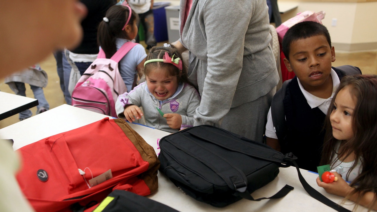 La razón por la que tu hijo llora al ir al colegio y cómo evitarlo La razón por la que tu hijo llora al ir al colegio y cómo evitarlo