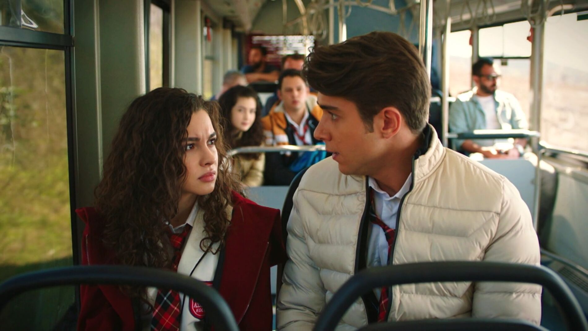 Doruk intenta acercarse a Asiye para arreglar sus problemas… sin mucho ...