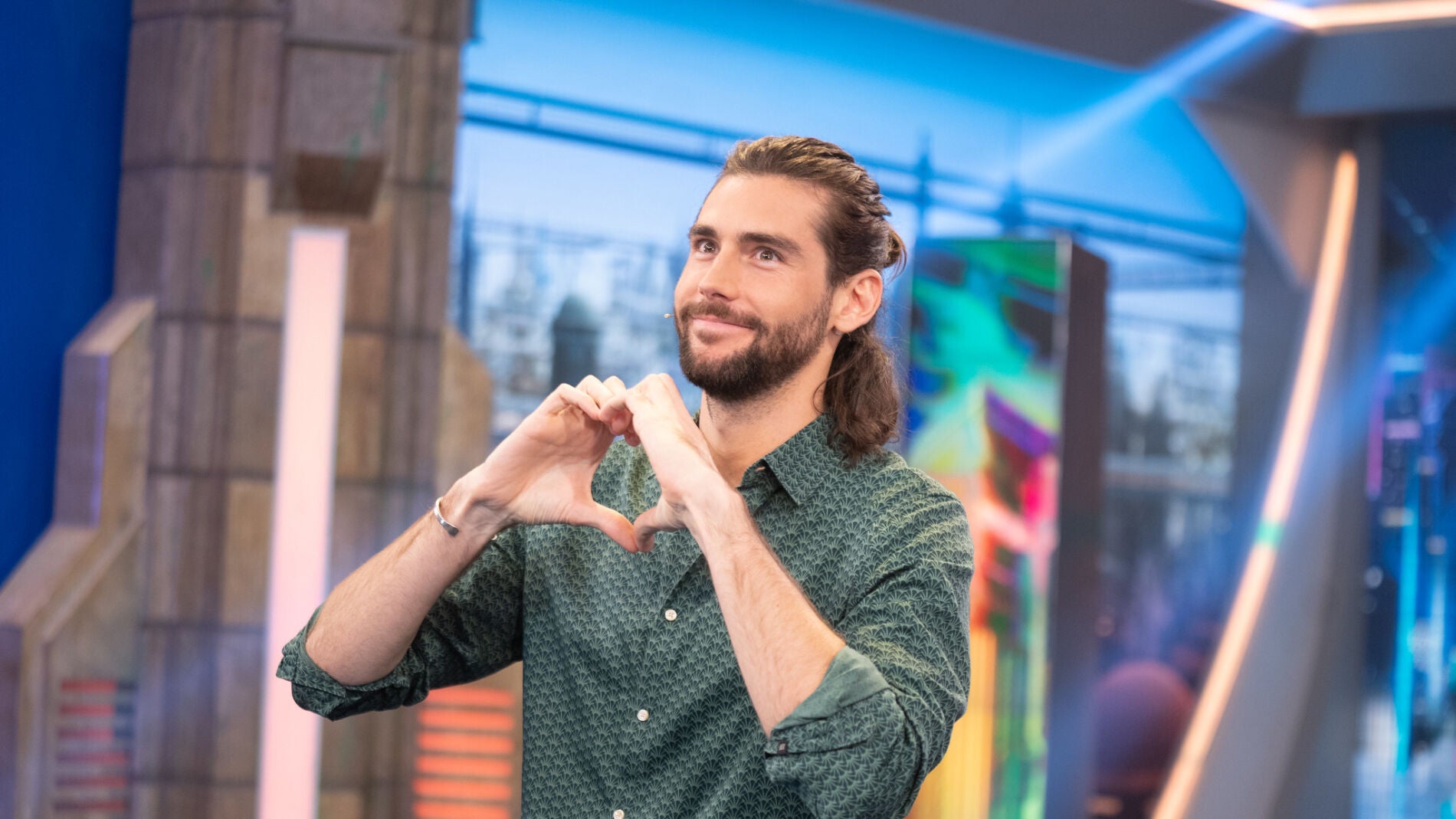 Disfruta de la entrevista completa a Álvaro Soler en 'El Hormiguero'