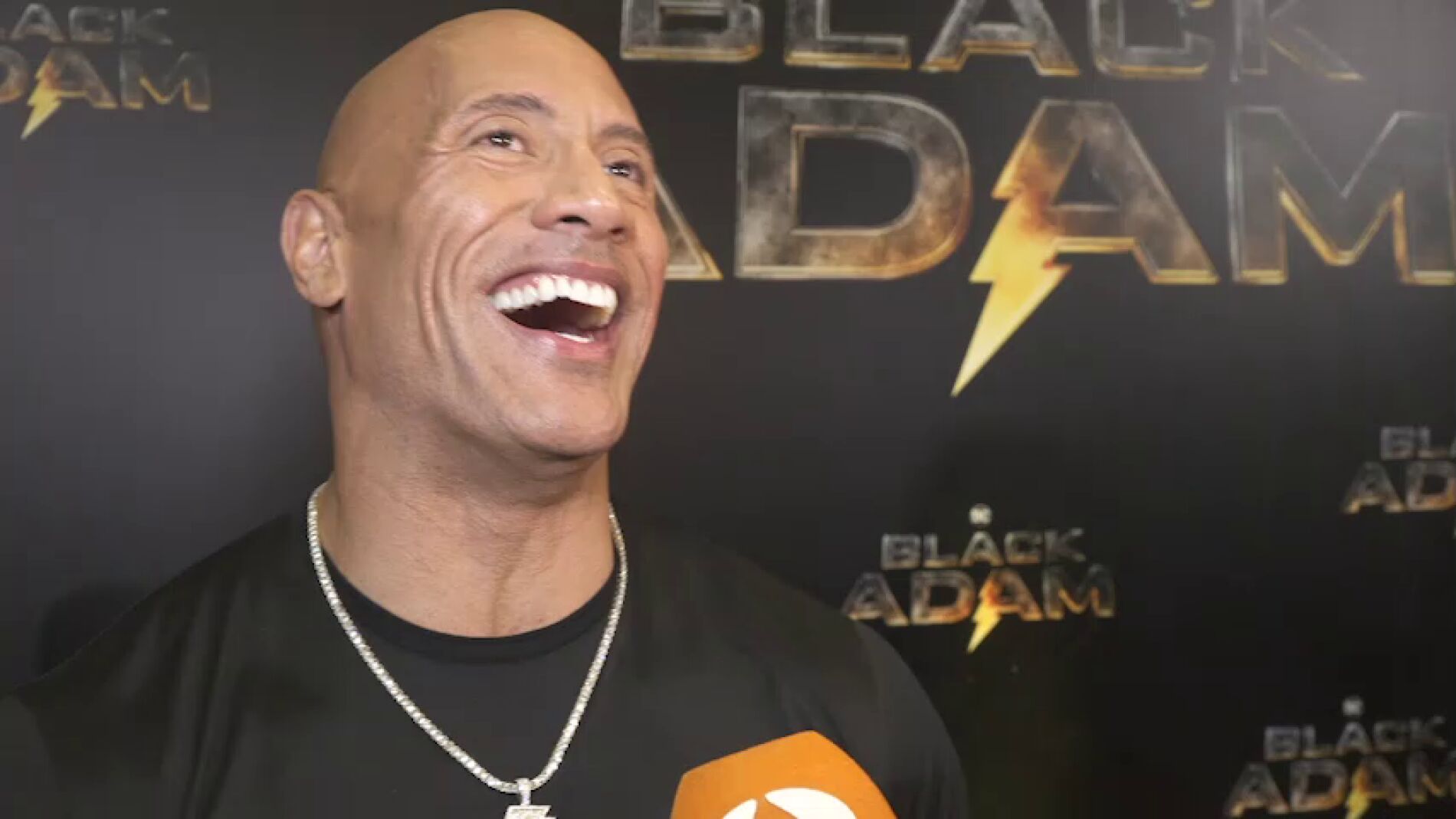 Dwayne Johnson nos habla del travieso guiño a la Liga de la Justicia en ...