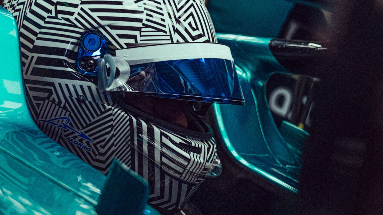 Fernando Alonso debuta con Aston Martin en Abu Dhabi