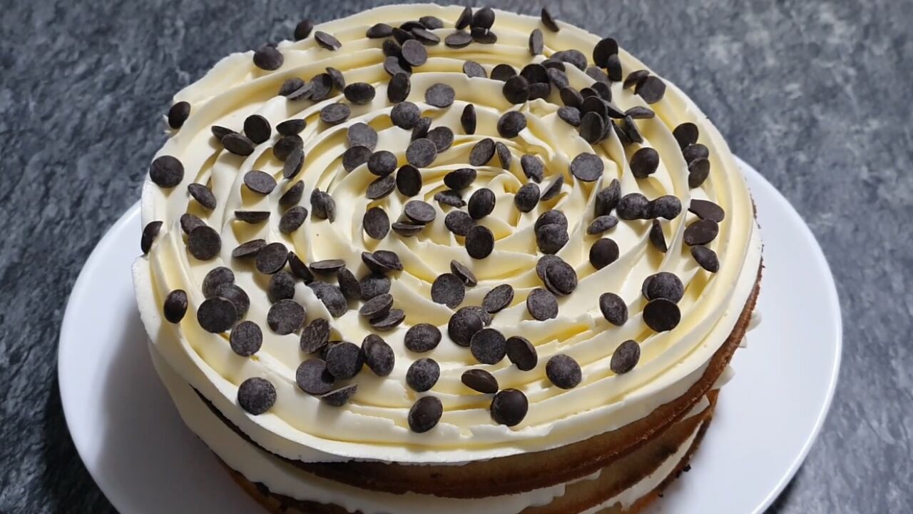 Idea de postre fácil: Tarta de vainilla con chips de chocolate