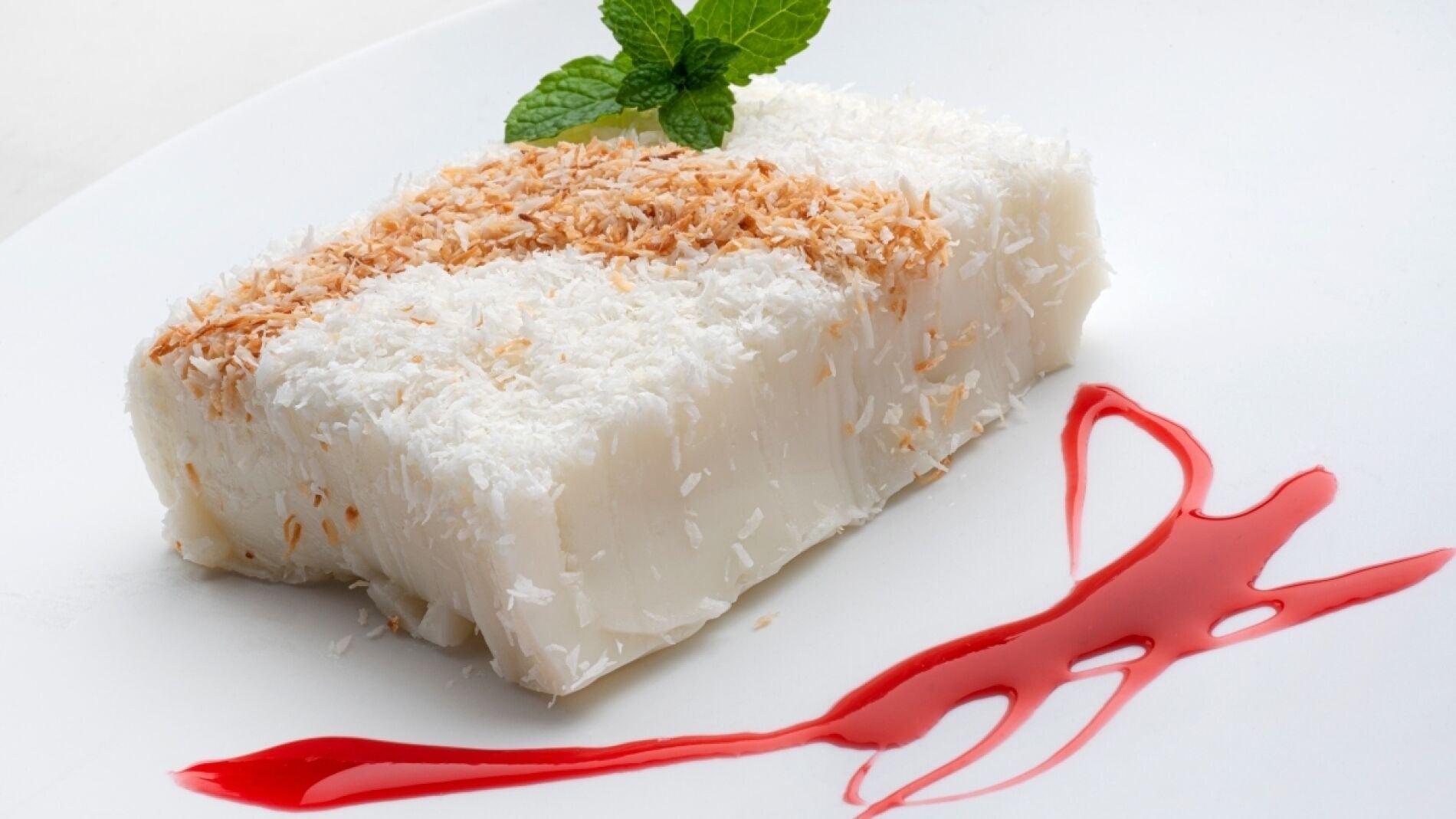 Tarta cremosa de coco, la receta golosa de Eva Arguiñano