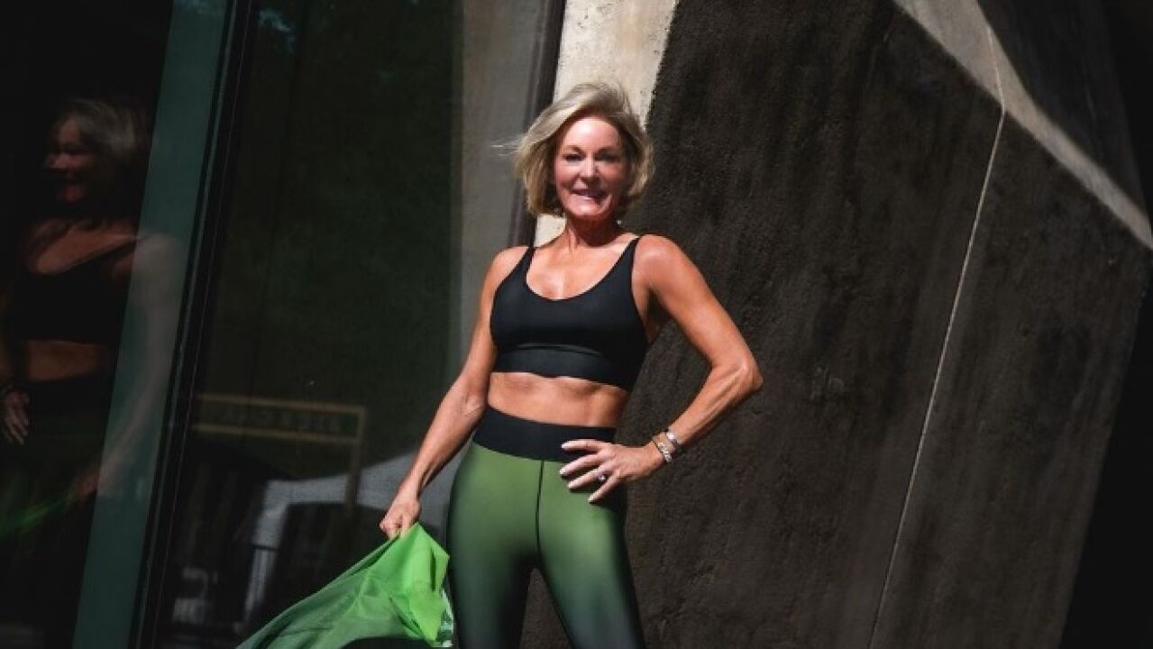 Liz Hilliard, la entrenadora de fitness que llama la atención por su ...
