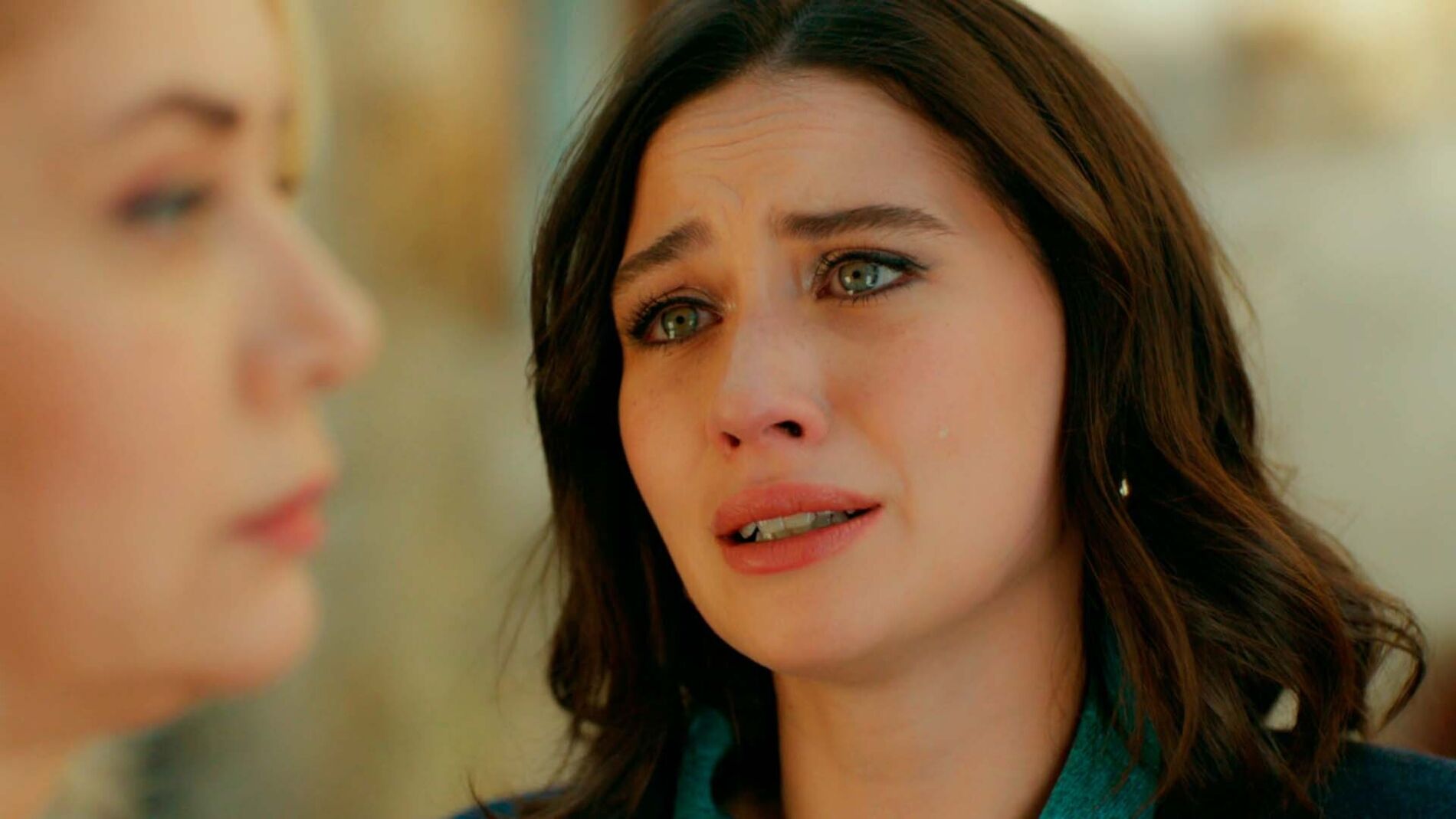 Avance del próximo capítulo de 'Tierra Amarga': Betül suplica a Sermin ...