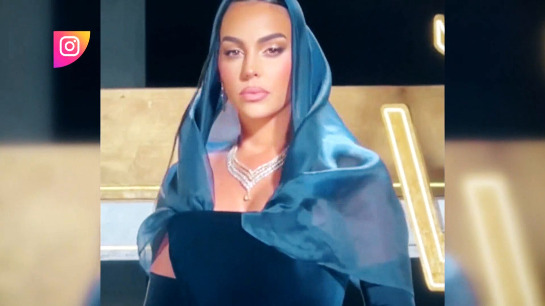 Georgina adapta sus looks a Arabia Saudí y luce un hiyab en su primera ...