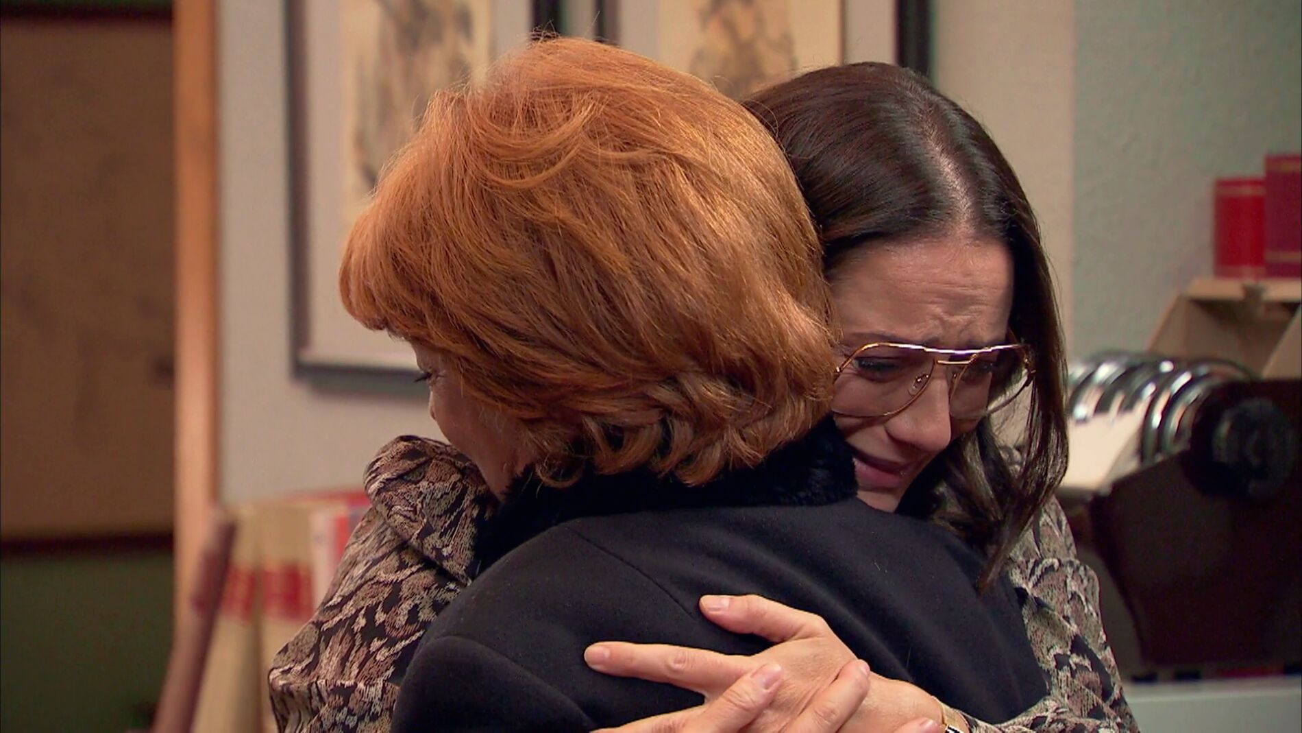 La madre de Cristina llega al barrio tras la muerte de su marido ...