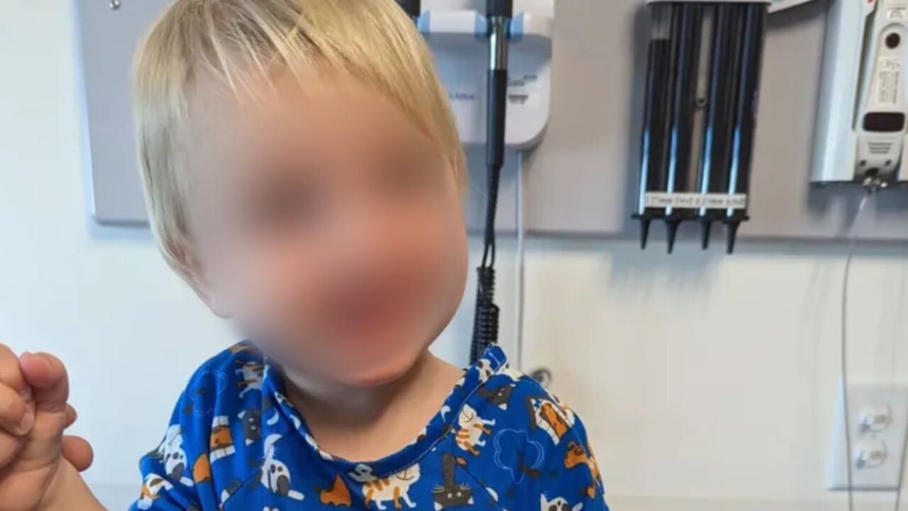 Un niño de 1 año sobrevive durante cinco semanas con una pila en el esófago