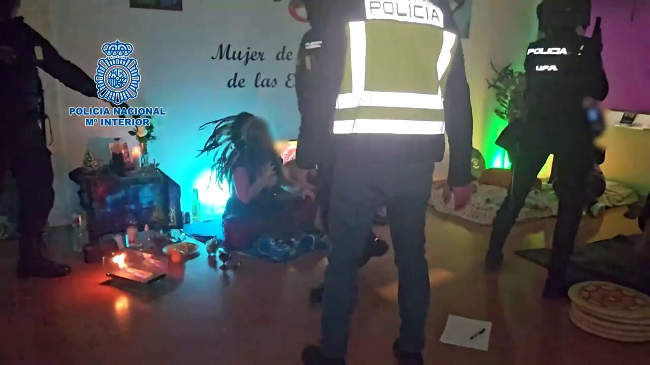 Detenida una mujer en Canarias por realizar ritos chamánicos y utilizar ...