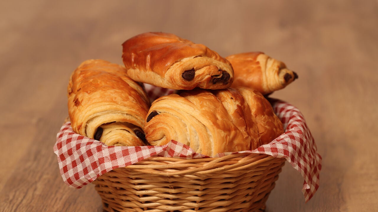 Receta de 'Pain au chocolat' con sabor a barritas Kinder