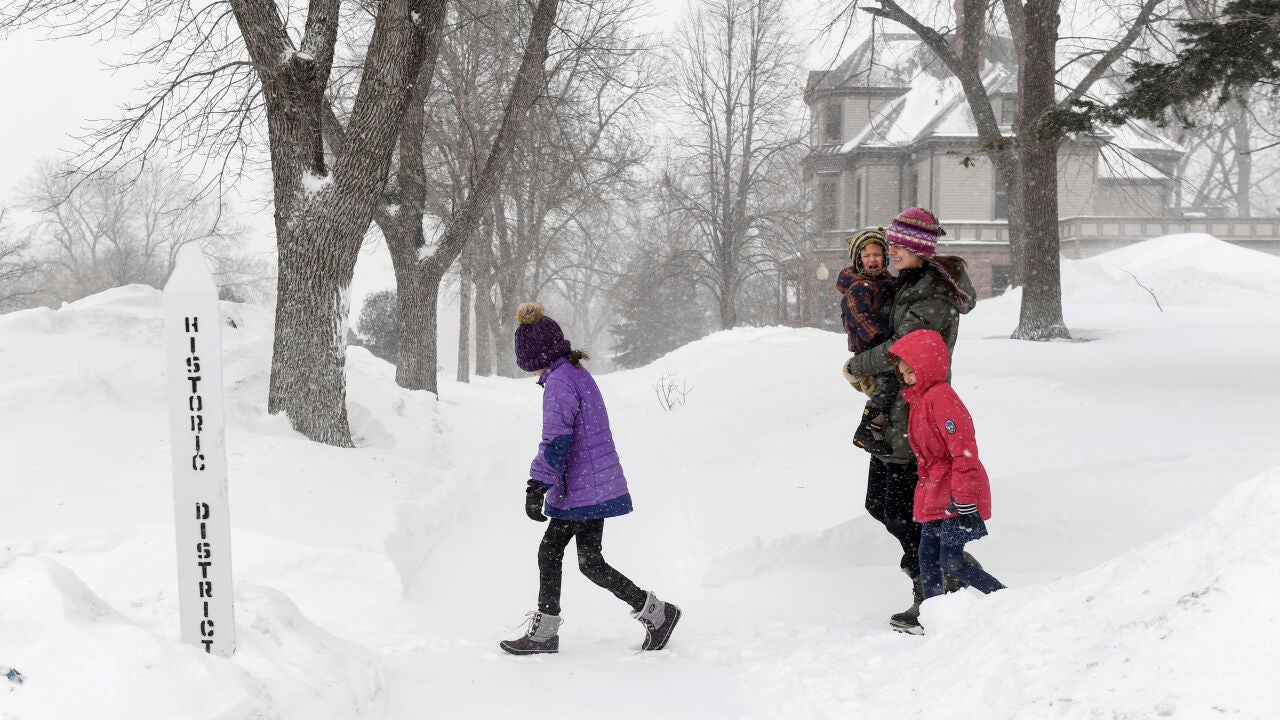 Un fuerte temporal de frío y nieve azota el norte y medio oeste de ...