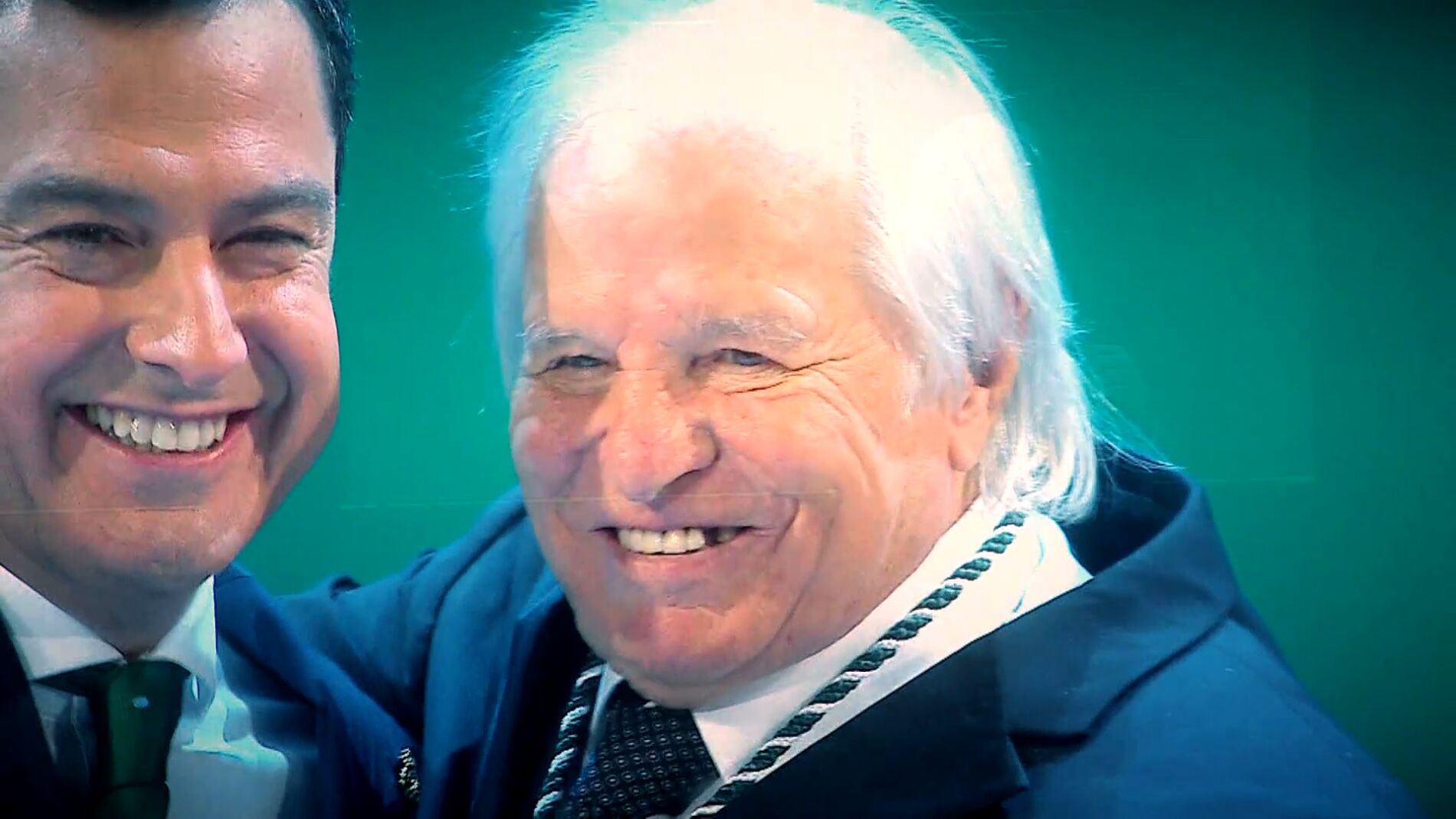 Manuel Benítez ‘El Cordobés’ recibe la medalla de Andalucía arropado ...