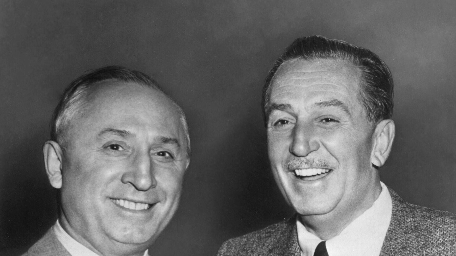 Roy Disney, el desconocido hermano mayor de Walt Disney que tomó las ...
