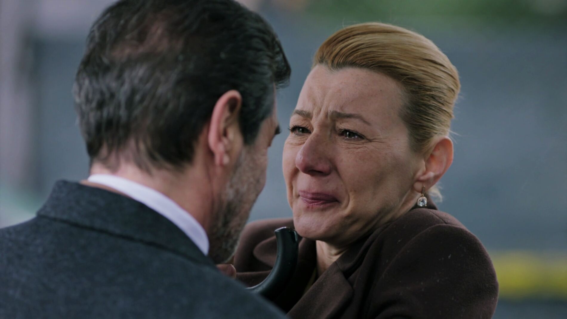 Yekta descubre la infidelidad de Laçin y le amenaza con hacerle la vida ...