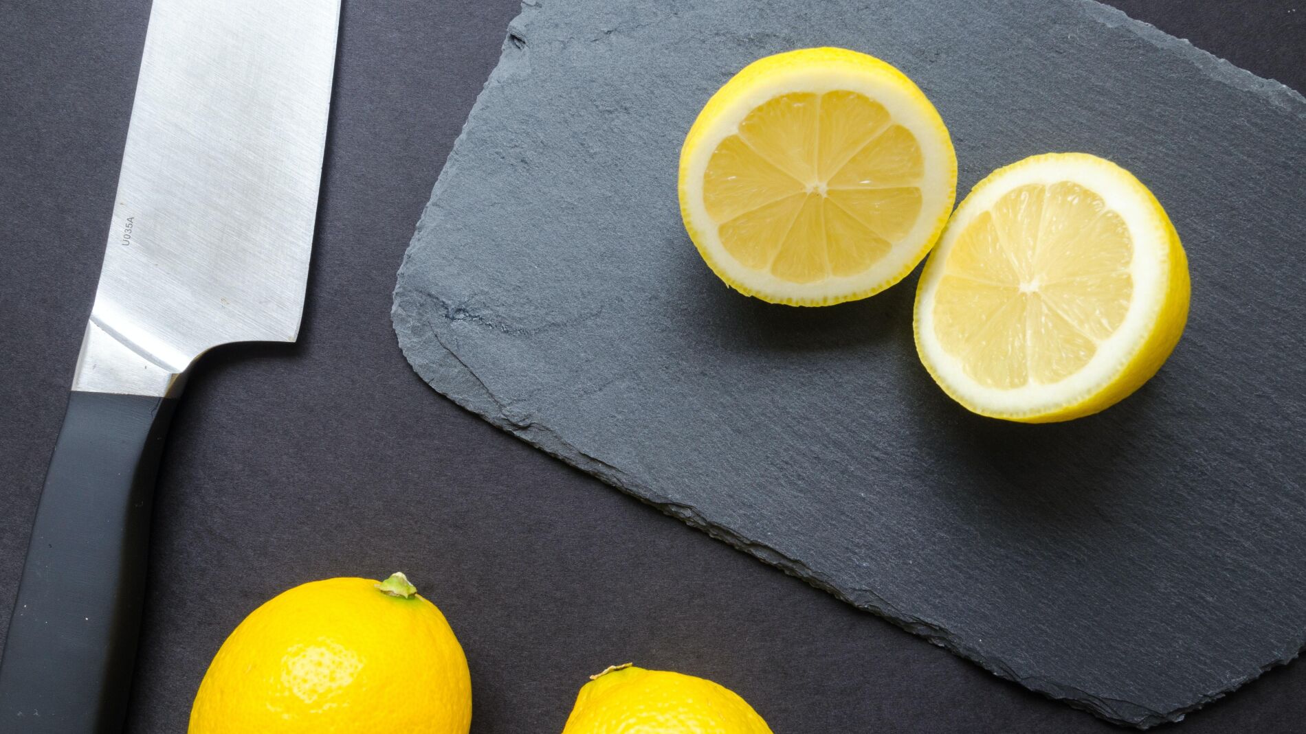La forma más fácil de exprimir un limón no es cortándolo por la mitad