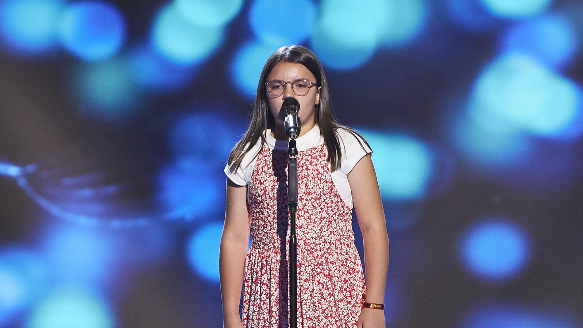 Carolina cumple su sueño y canta junto a Aitana ‘Con la miel en los labios’