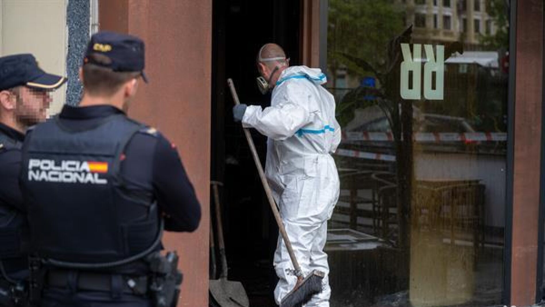 La Científica realiza la inspección ocular del restaurante incendiado ...