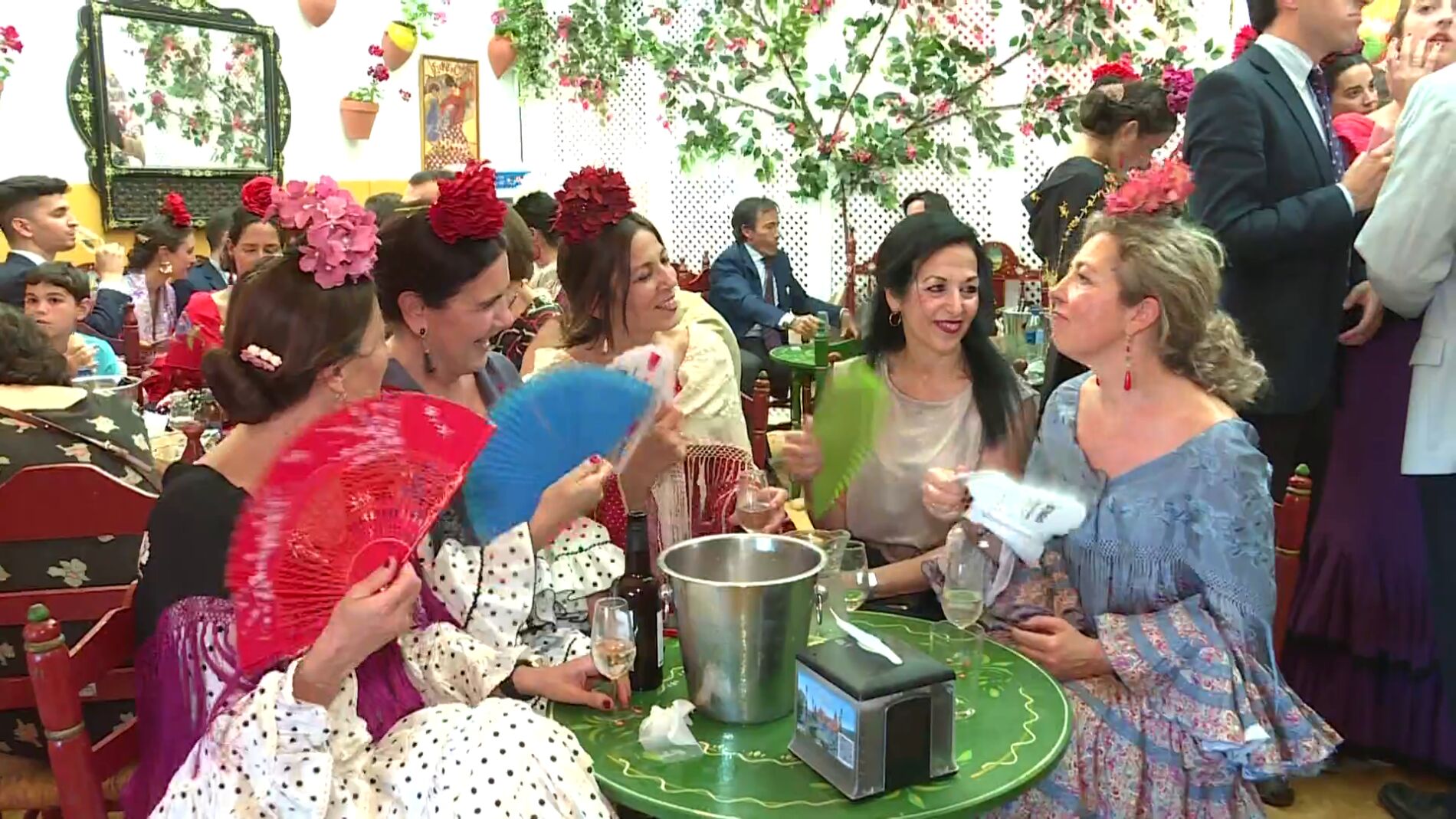 La Feria de Abril de Sevilla marca récords de temperatura y de precios ...