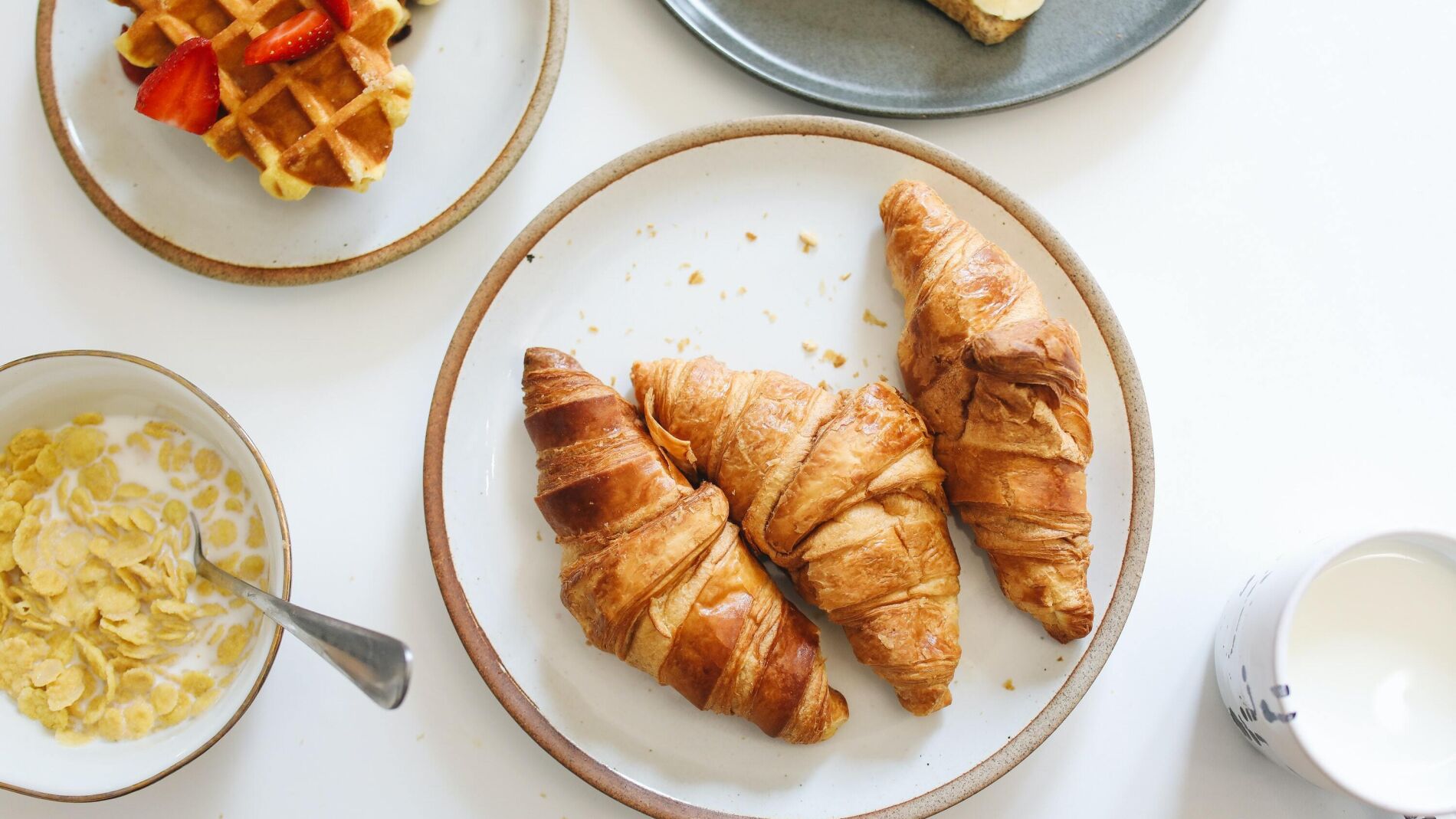 Disfruta de un desayuno diferente con esta receta de cereales de croissant