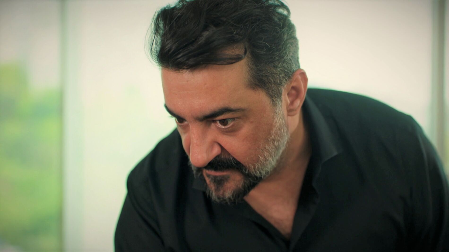 Akif pierde el control al descubrir que está en la ruina: "He perdido ...