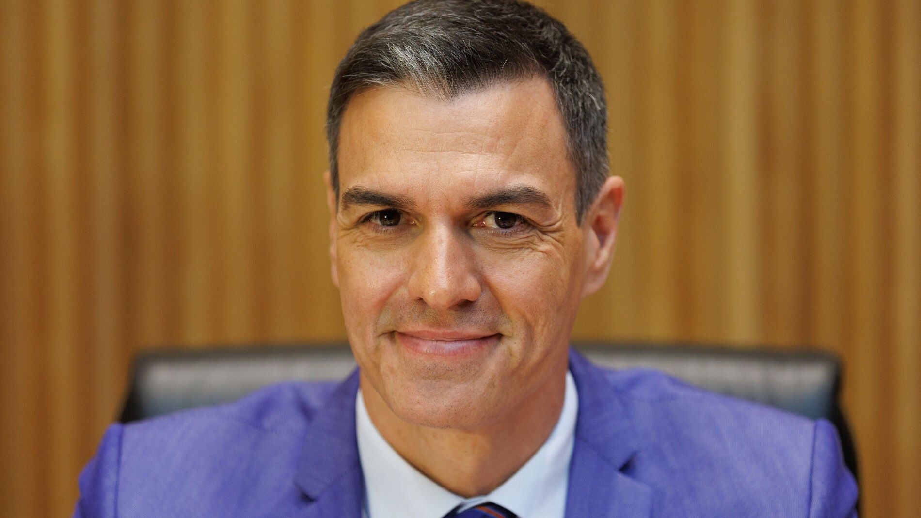 Pedro Sánchez se define como "un político limpio" y niega un cambio de ...