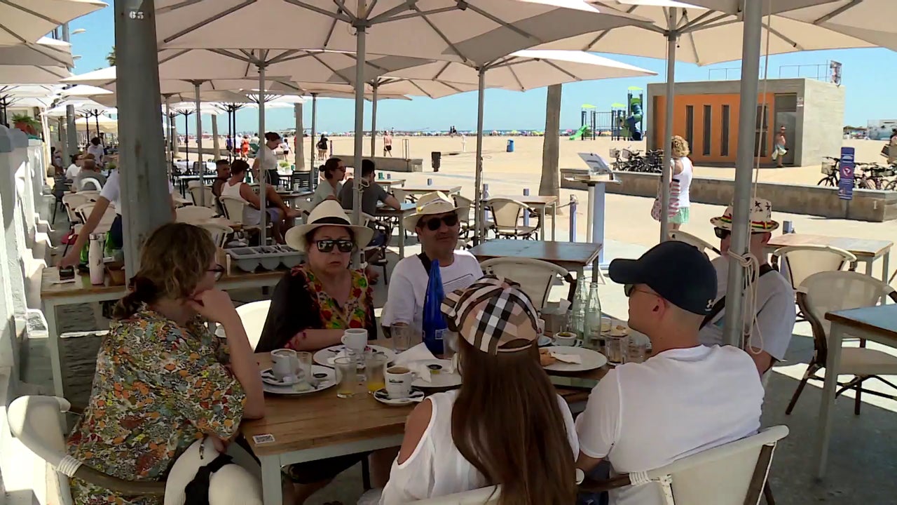 Los bares incrementan sus ventas gracias al turismo y los precios Los bares incrementan sus ventas gracias al turismo y los precios