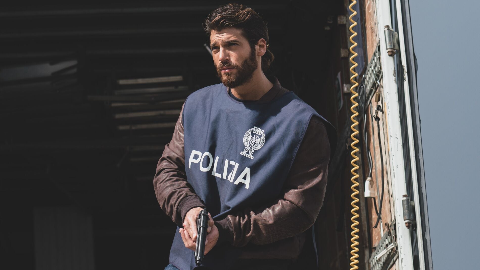 Can Yaman es Francesco Demir, un astuto inspector policial, en ‘Violeta ...