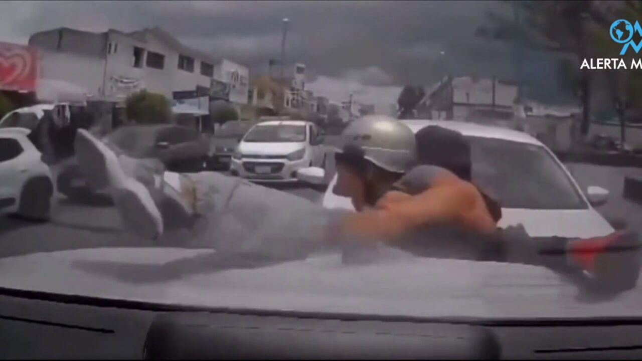 VÍDEO: Un conductor borracho arrolla a una madre y su hijo en México