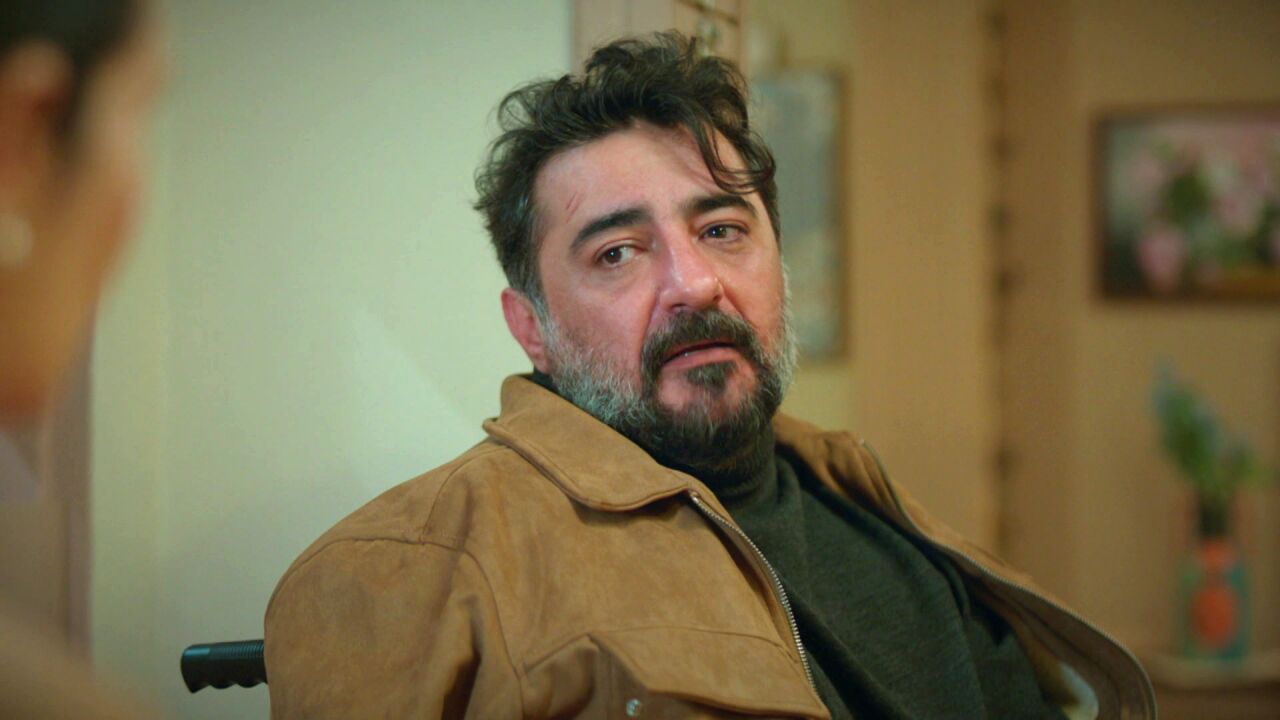 Akif Atakul, el personaje con más y mejor suerte de Hermanos que ...