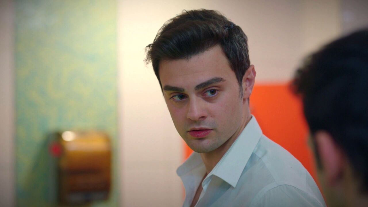 Los Eren comienzan a perder la esperanza y Orhan se enfrenta a una ...