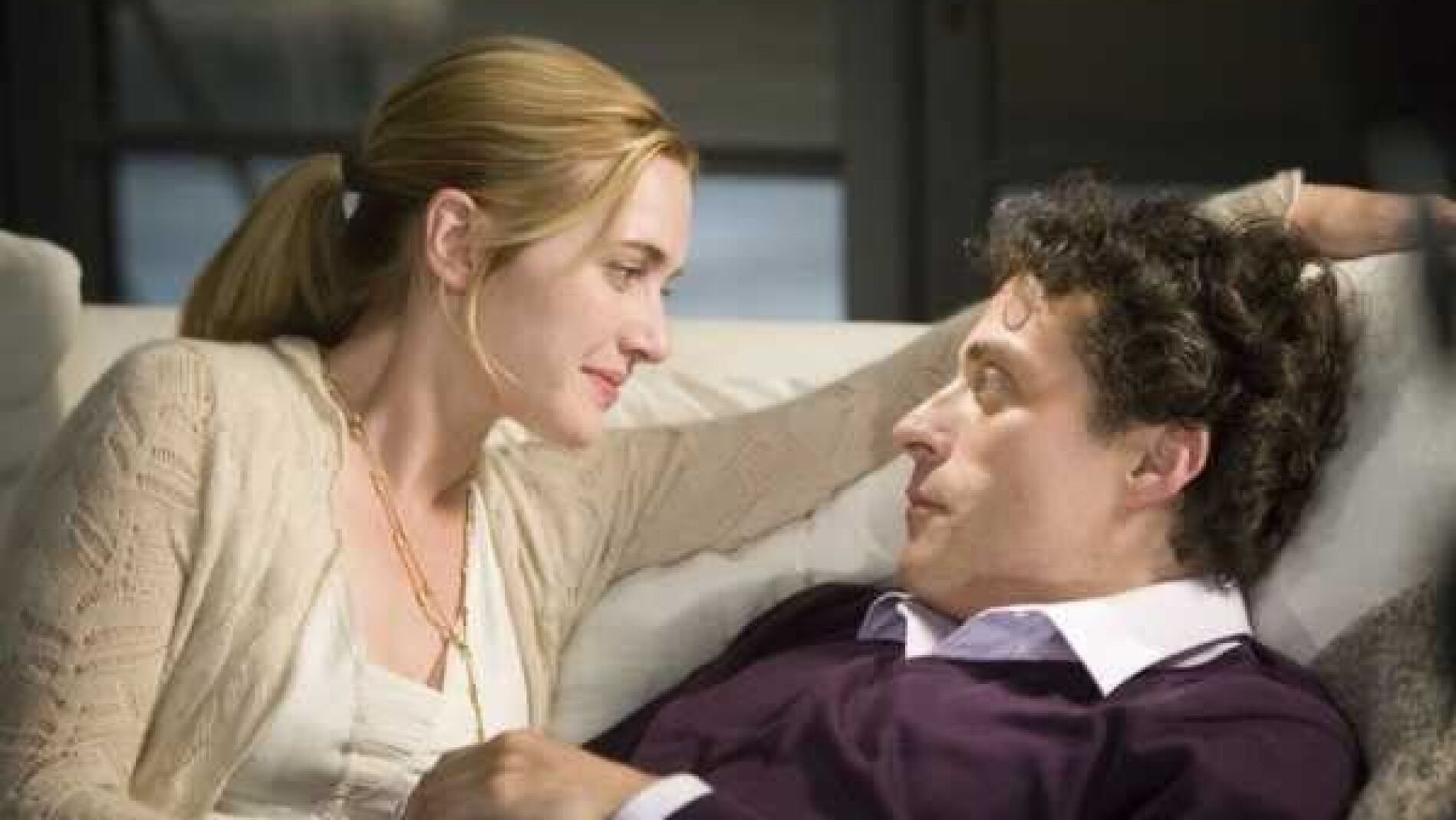 Ves The Holiday todos los años y no sabías que Kate Winslet y Rufus Sewell (su jefe) fueron ...