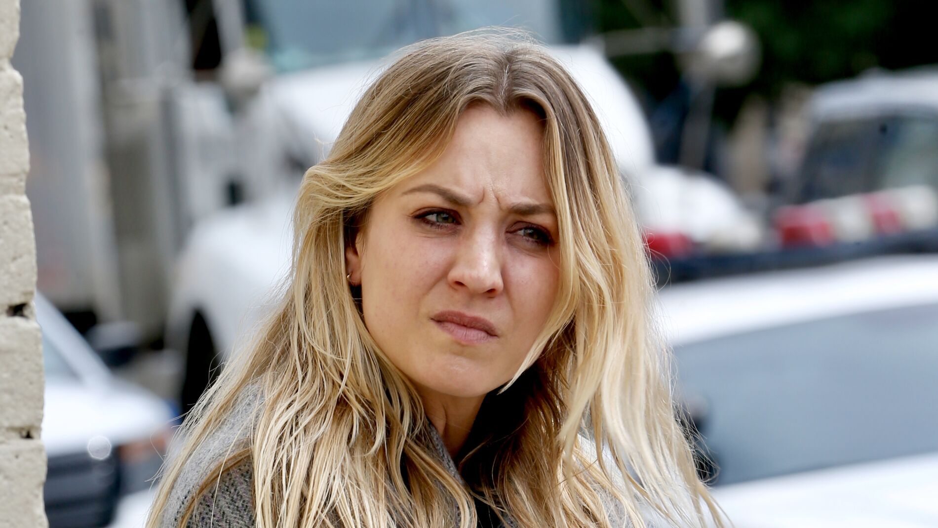 Sarah Snook confirma que está embarazada mostrando su tripita en la ...