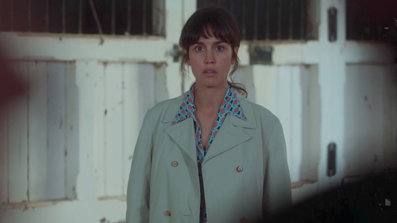 Todo cambia: ¡María pilla a Manuel con Justa en el establo!