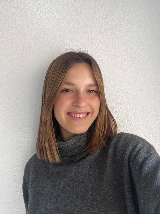 Elsa Anka habla sobre su cuerpo y su edad: "La menopausia viene cargada ...