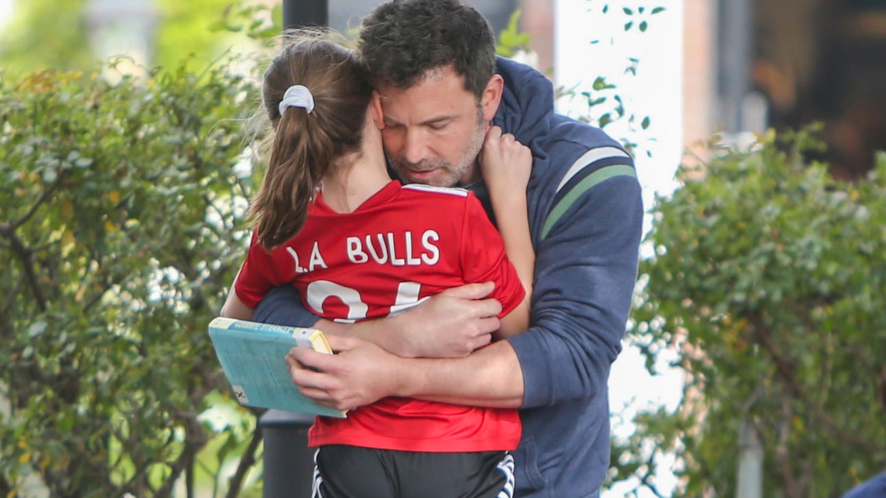 Fin Affleck, hije de Jennifer Garner y Ben Affleck, aparece con pelo ... Fin Affleck, hije de Jennifer Garner y Ben Affleck, aparece con pelo ...