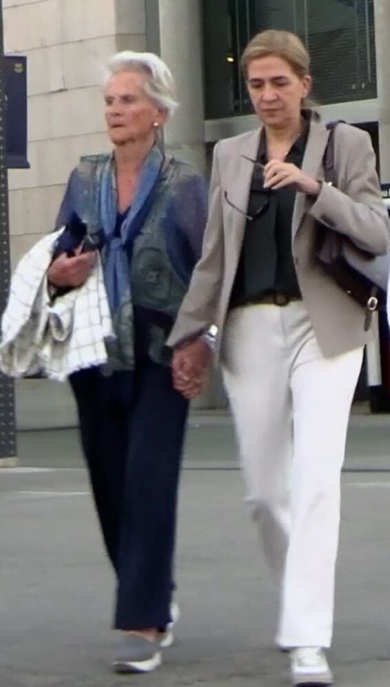 La infanta Cristina derrocha complicidad con Claire Liebaert, madre de ...