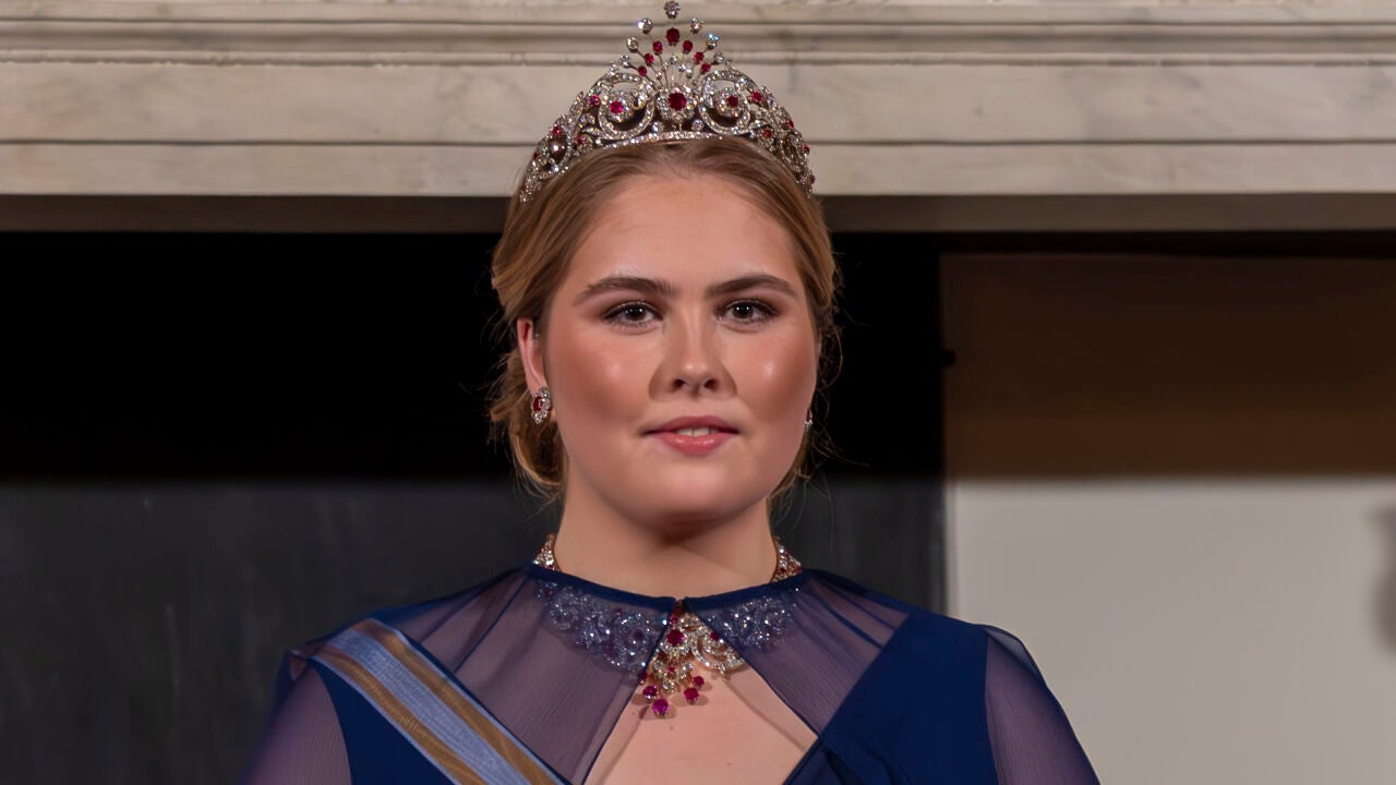 El debut de Amalia de Holanda en la visita de Felipe VI y Letizia: una ...