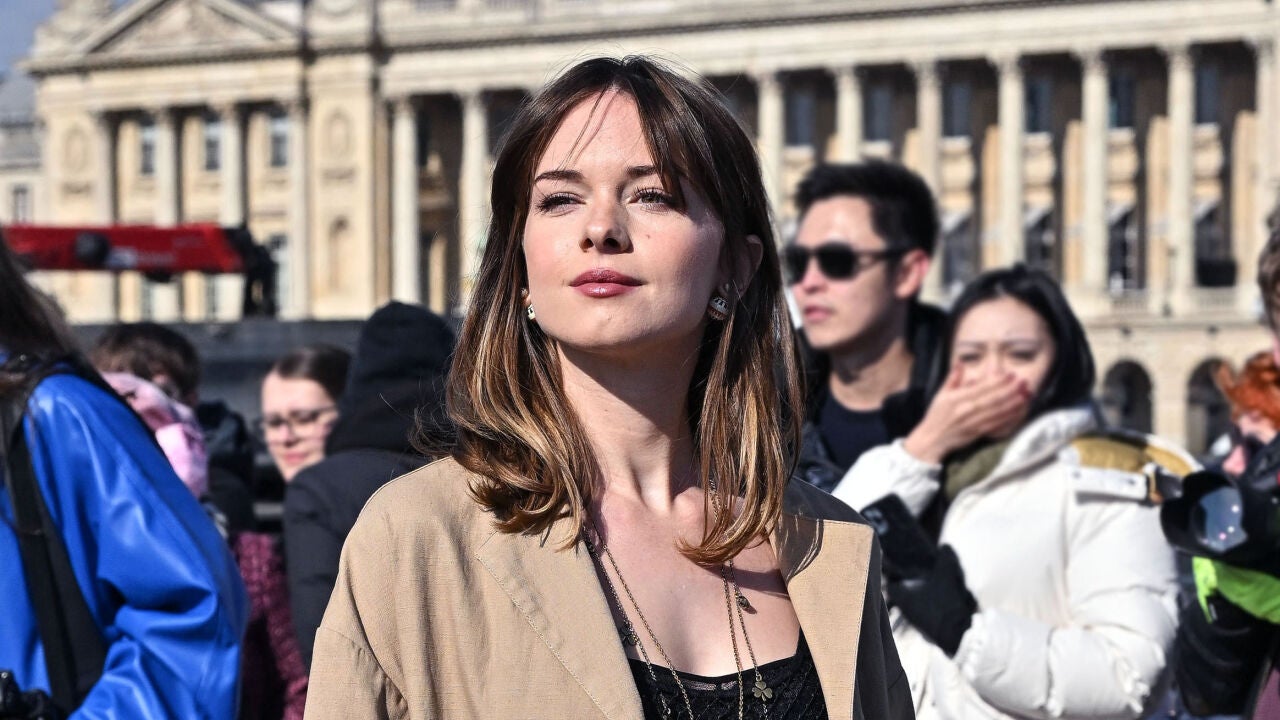 Stella Banderas sorprende hablando en español en su corto más íntimo y ...