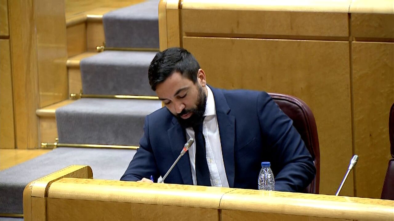 La doble vida del diputado de VOX Coco Robatto sale a la luz: Bárbara ...