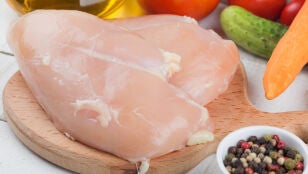 Cómo quitar el tendón de la pechuga de pollo en segundos con este truco