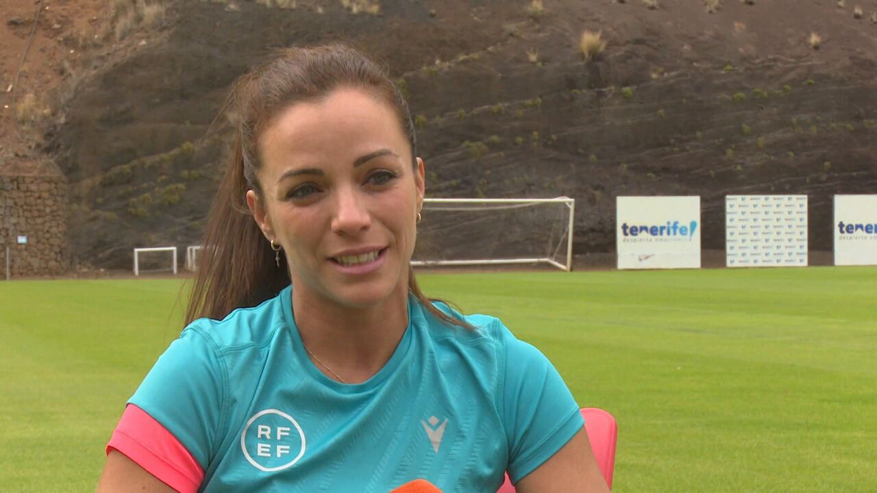 Marta Huerta de Aza, primera árbitra de la historia en Segunda División: "No podía contener las ...