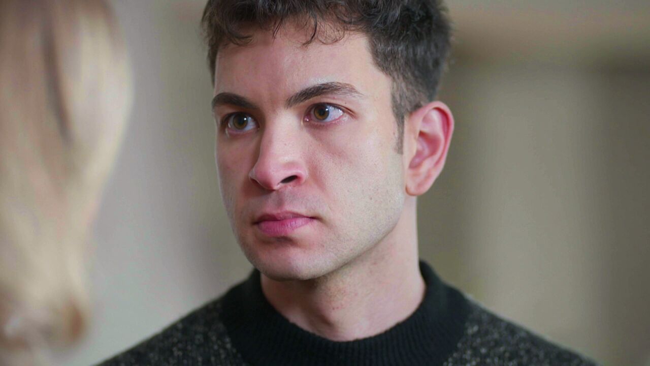 Esta noche en Hermanos: Tolga imagina que desenmascara a Şevval, ¿se convertirá su deseo en ...