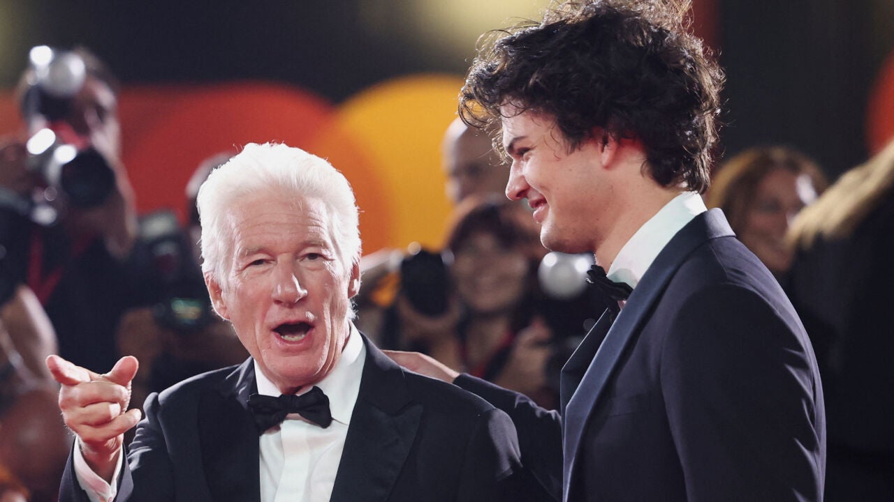 El atractivo hijo de Richard Gere, Homer de 24 años, roba el ...