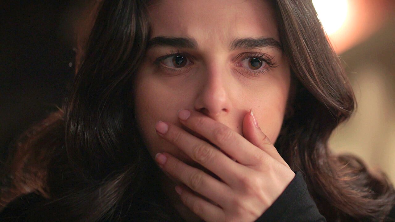La carta perdida de Akif llega a manos de Cansu: ¡la joven descubre ...
