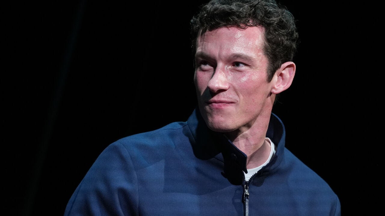 ¿Quién es Callum Turner? el actor y modelo con el que sale Dua Lipa