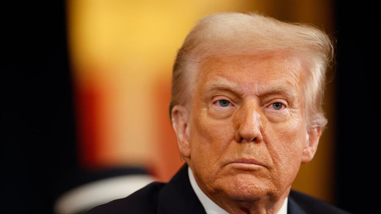 Donald Trump sigue firmando decretos: Ordena desclasificar los archivos ...