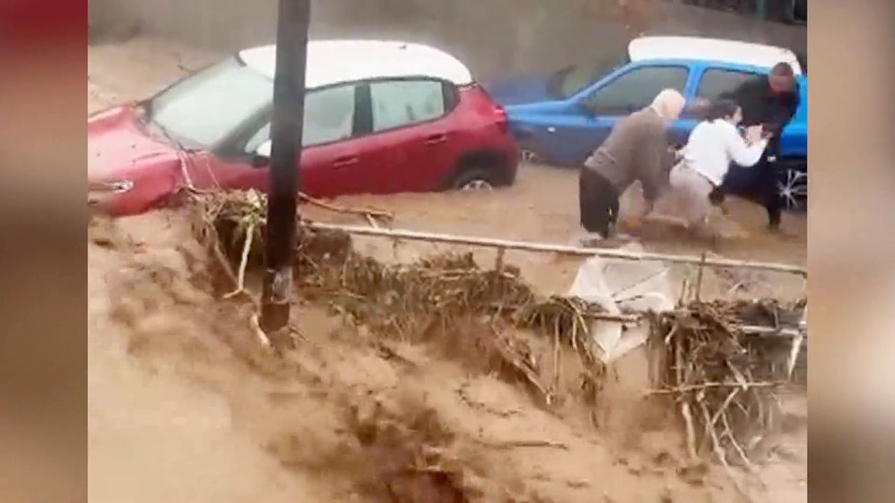 VÍDEO: El momento en el que un jubilado de 69 años se viste de héroe en ... VÍDEO: El momento en el que un jubilado de 69 años se viste de héroe en ...
