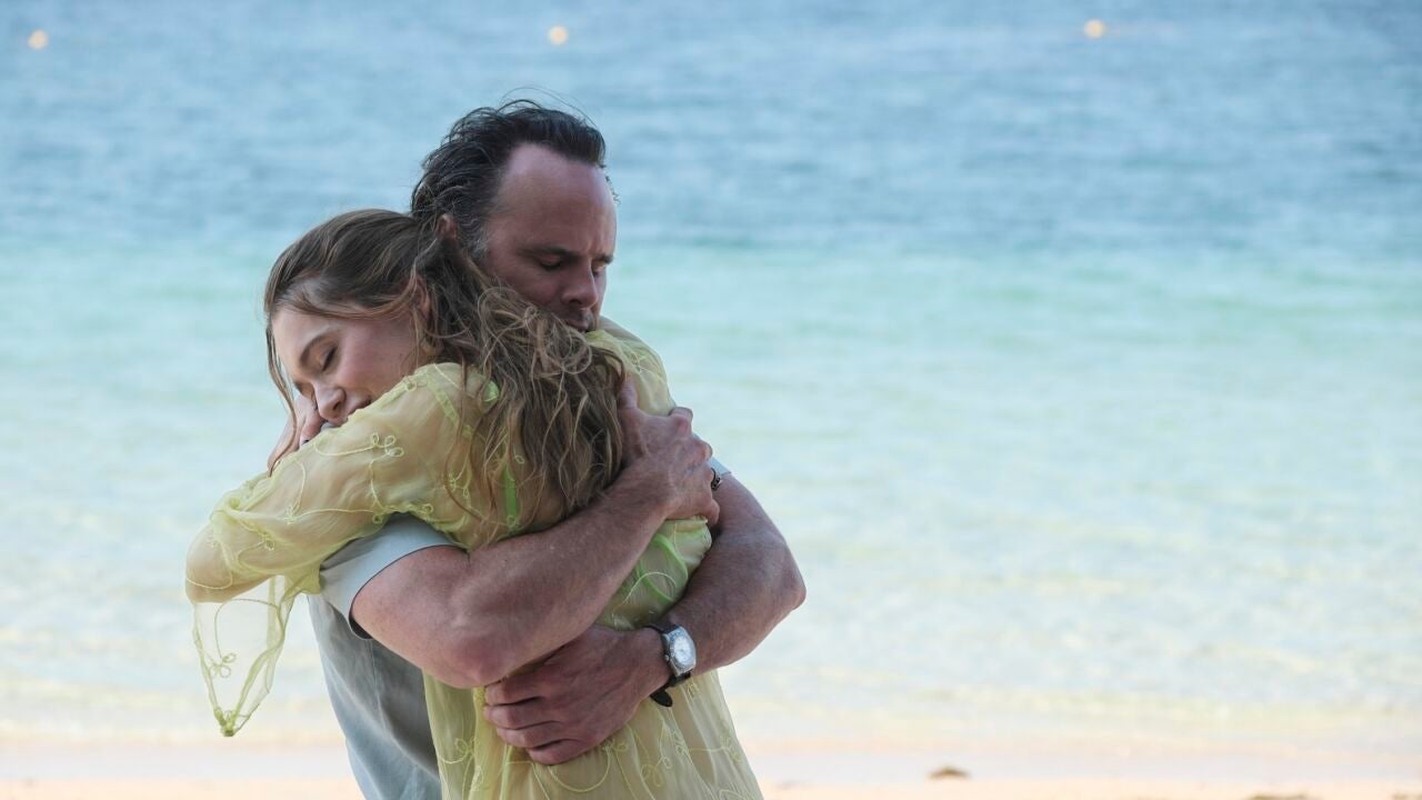 The White Lotus: Los indicios de que Walton Goggins y Aimee Lou Wood se ...